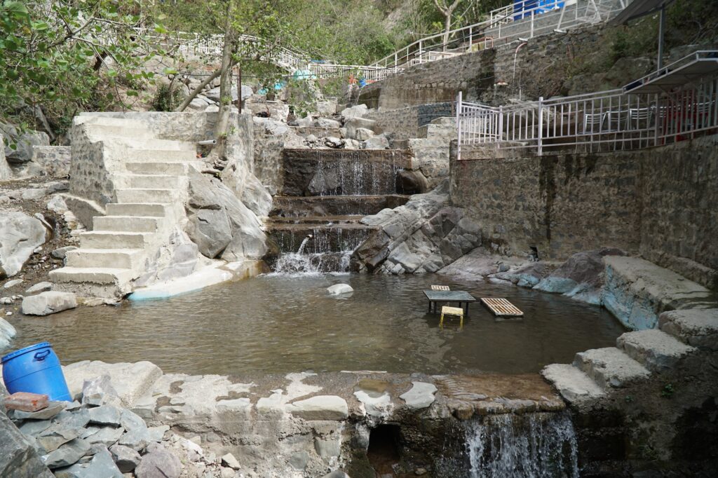 Waterfall Jangeshu - Waterfall Kasauli - Waterfall - Paradise Valley