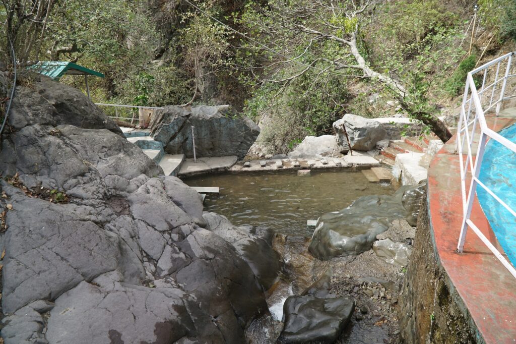 Waterfall Jangeshu - Waterfall Kasauli - Waterfall - Paradise Valley